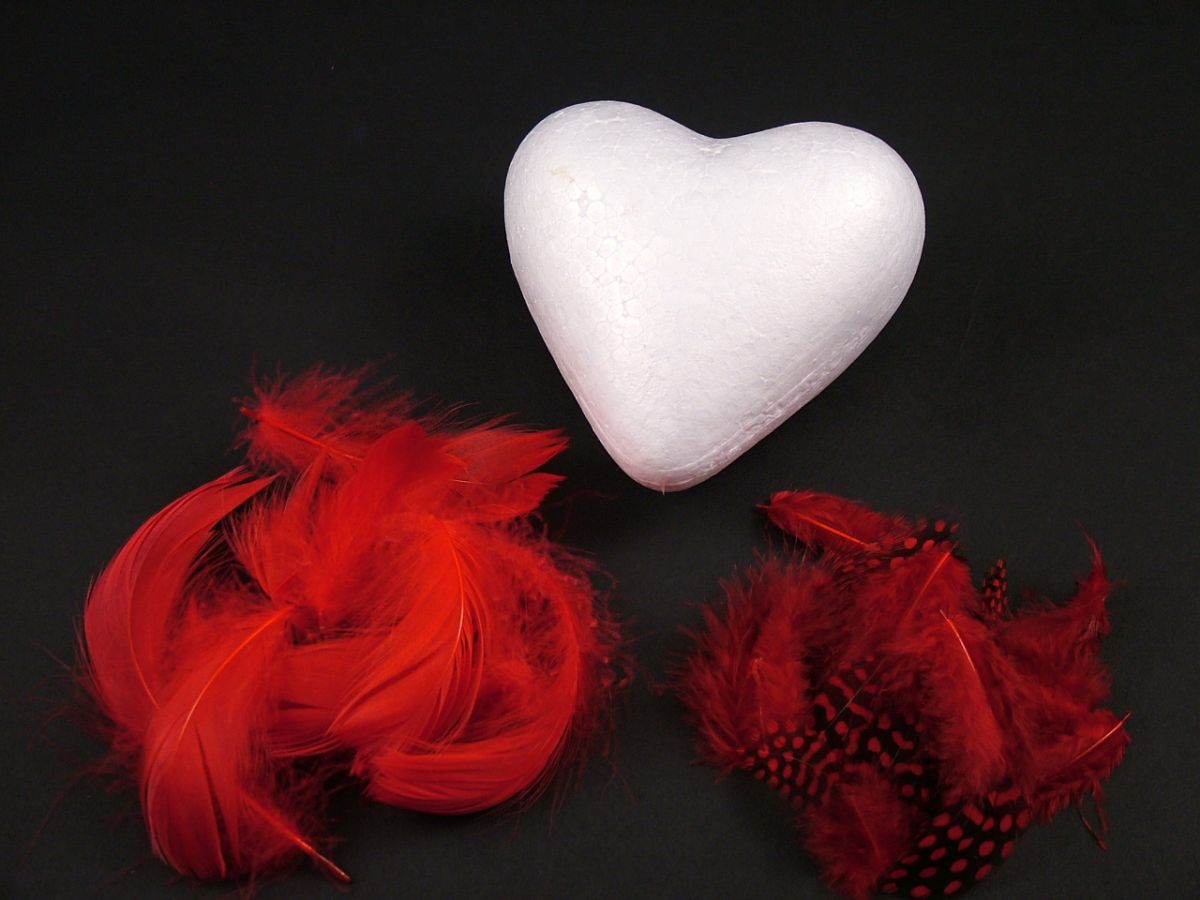 Spotty Feather Craft Kit - Create Your Own Valentine's Day Gifts