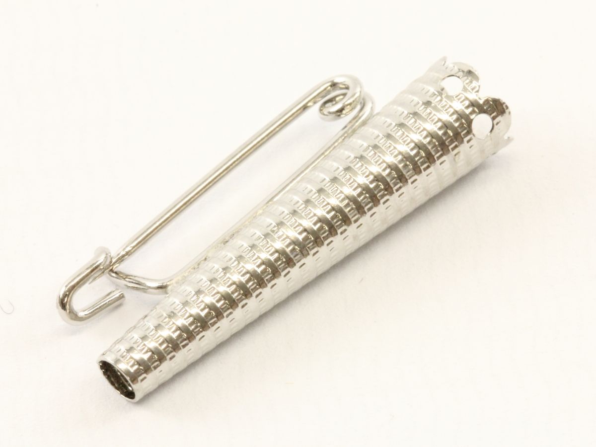 Nickel Plated Brooch Pins.