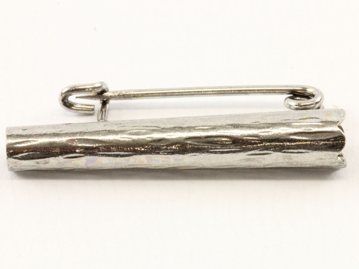 Nickel Plated Brooch Pins.